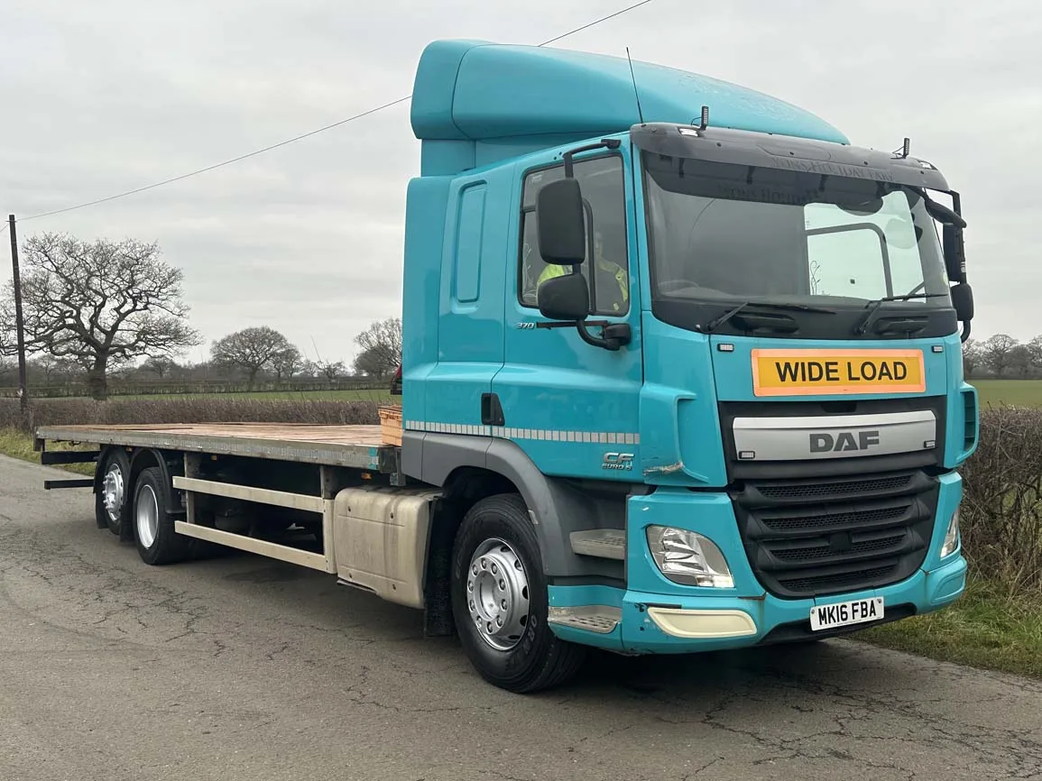 DAF CF 370 6 X 2 Sleeper Cab Flatbed - MK16FBA - Sotrex Limited