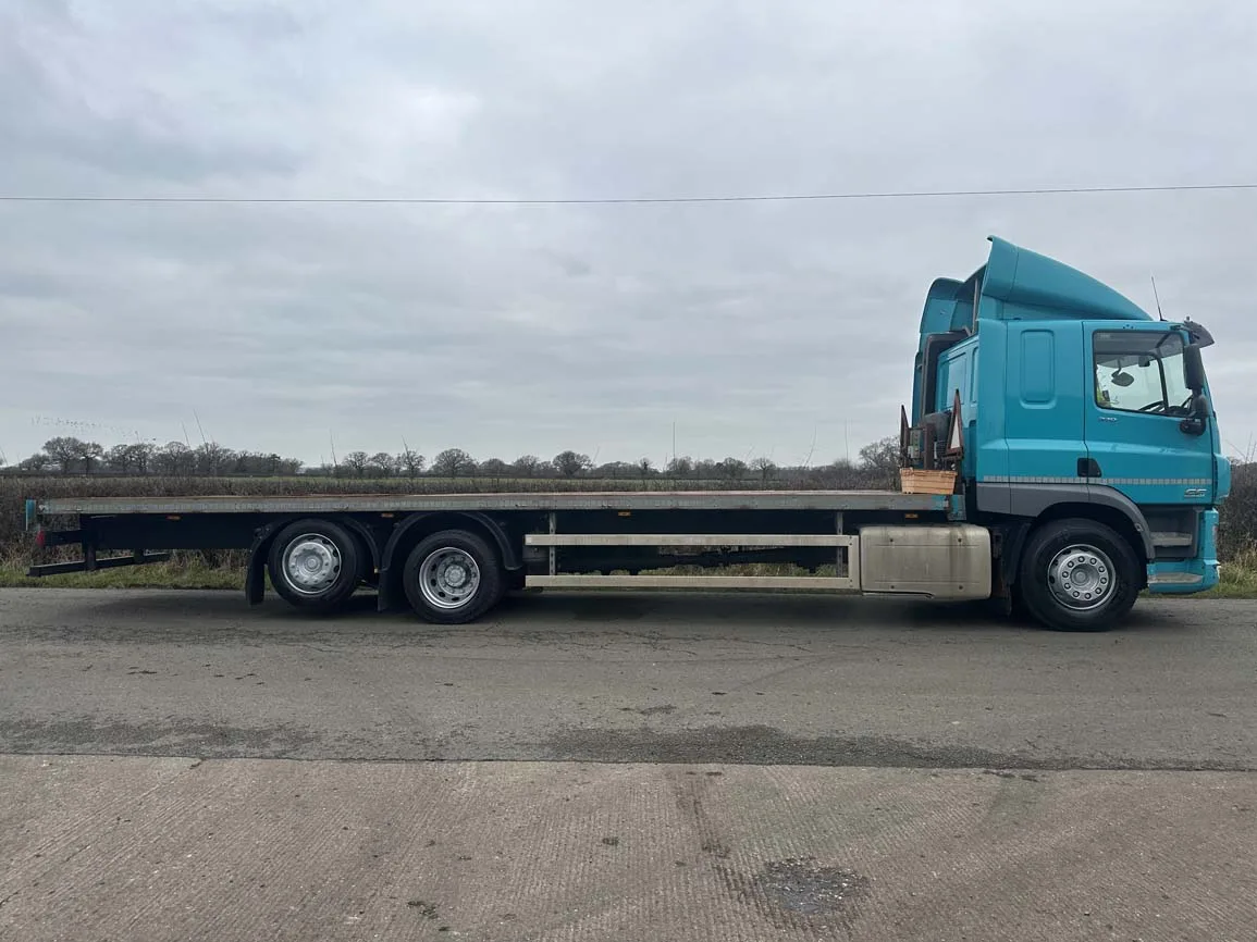 DAF CF 370 6 X 2 Sleeper Cab Flatbed - MK16FBA - Sotrex Limited
