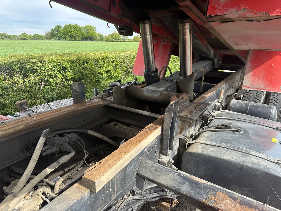 Scania G410 8 X 4 Tipper with Grab - EU16GWL - Sotrex Limited